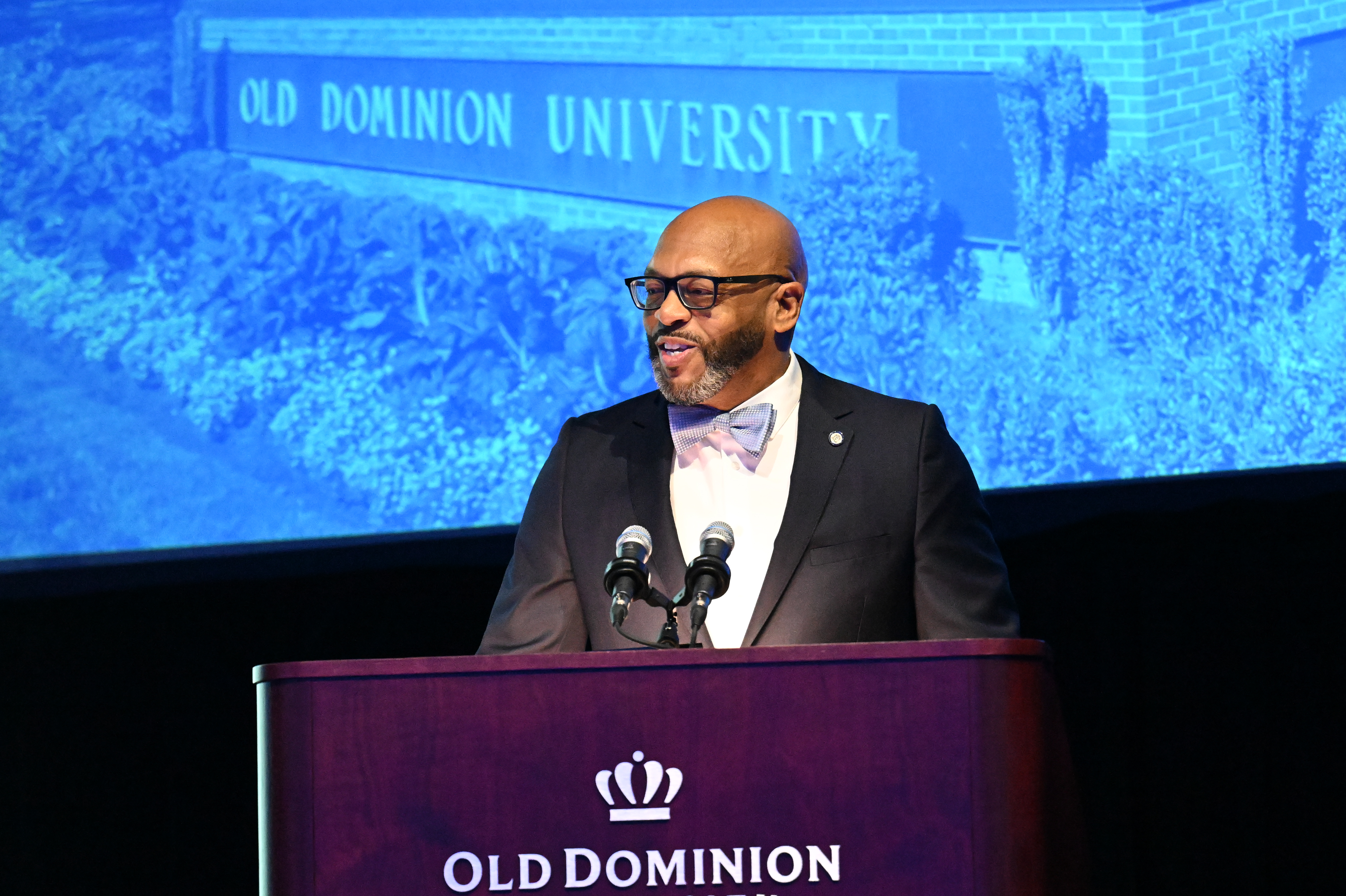 President Announces Jefferson Lab Research Partnership, Barry Art ...